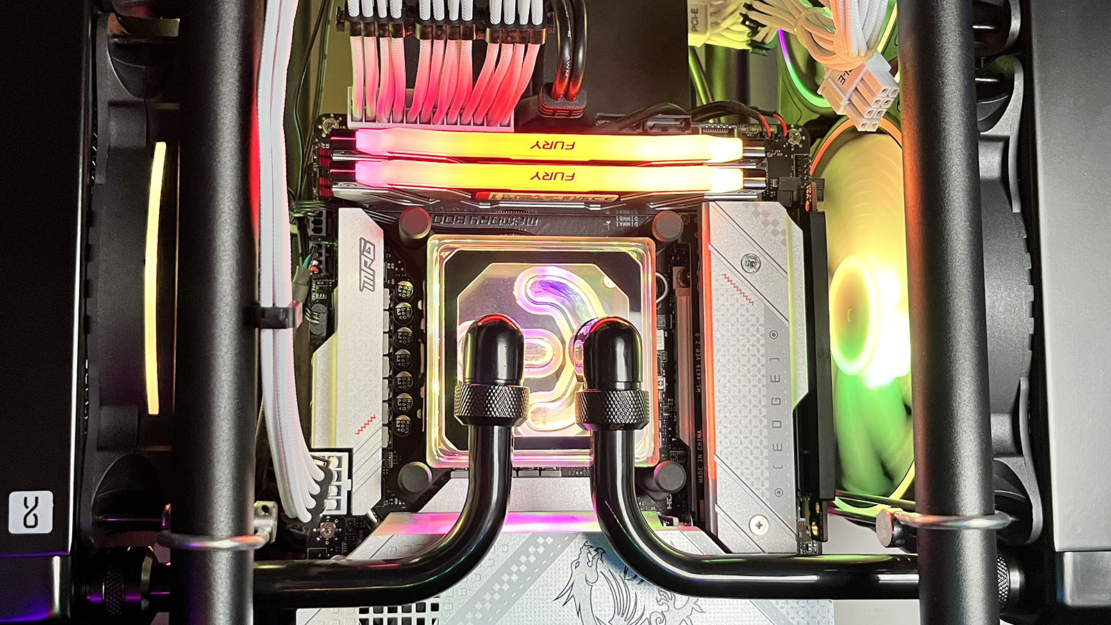 Alphacool Eisblock XPX Aurora Edge RGB CPU Cooler Review - Page 3 of 5 ...